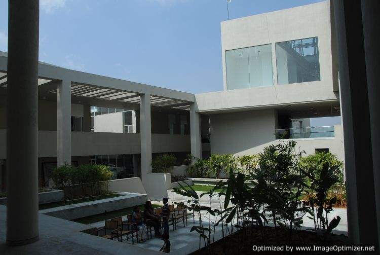 Top MBA Colleges in Karnataka | CollegeSearch