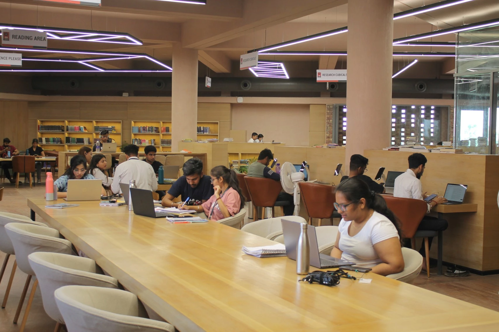 Chandigarh University MBA Fees 2025-26: Tuition Fees, Eligibility ...