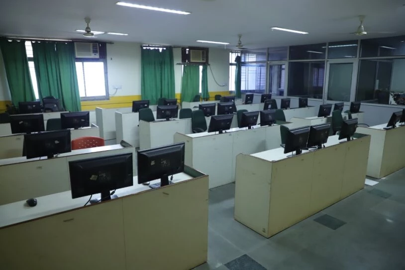 Sharda University Agra: Courses, Fees, Admissions, Cutoffs, Reviews