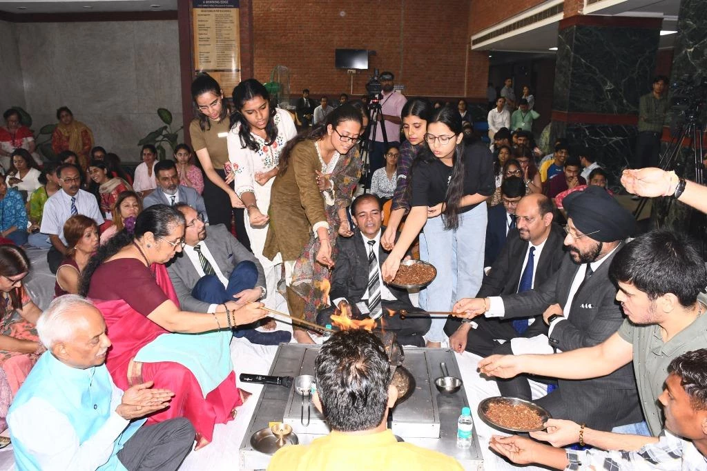 Amity University Admission 2026-27 : Eligibility, Admission Process and ...